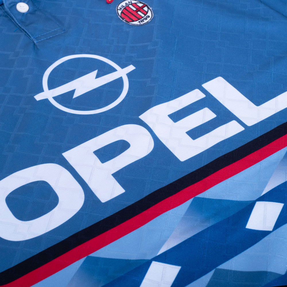 Milan 1995-96 Classic Football Shirt | Vintage Football Club